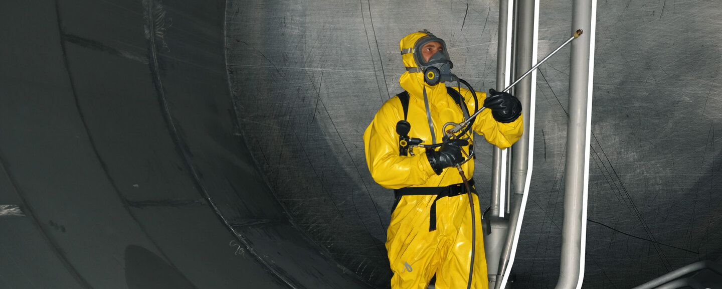 Tank cleaning // REMONDIS Industrie Service